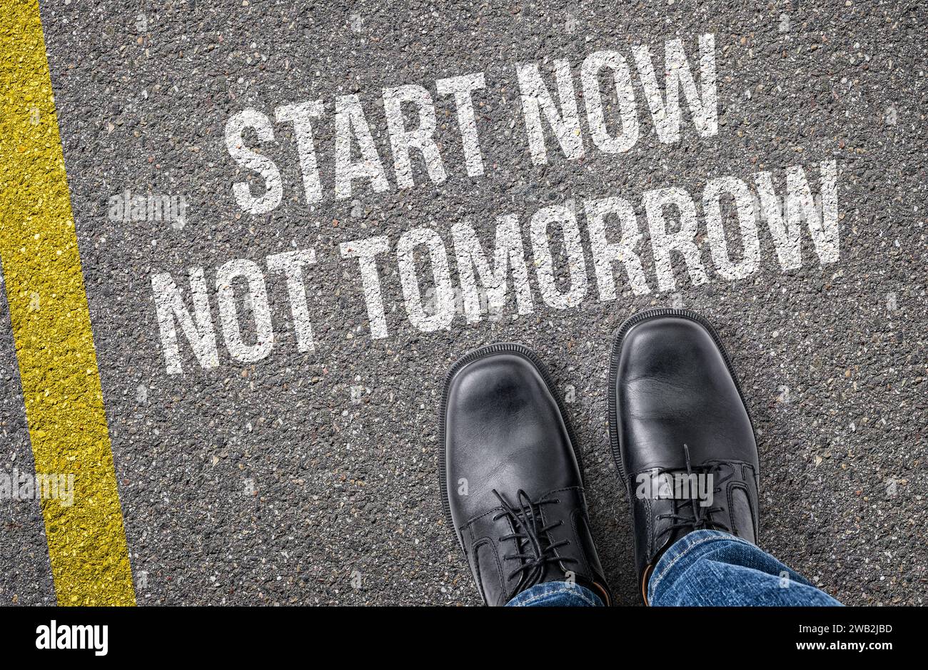 Start text on road hi-res stock photography and images - Alamy