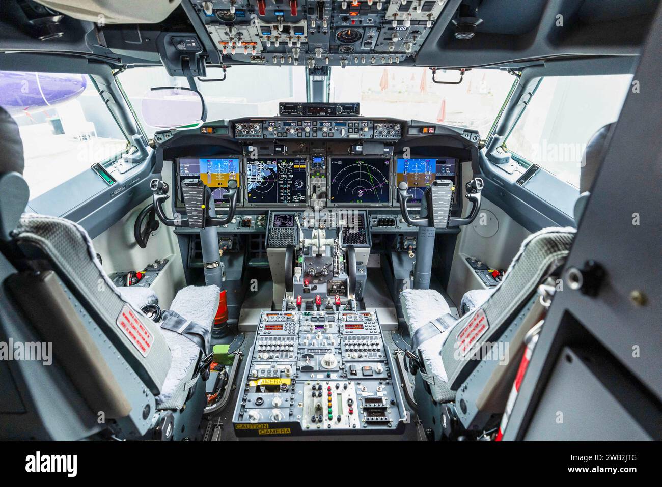 A320neo cabin hi-res stock photography and images - Alamy