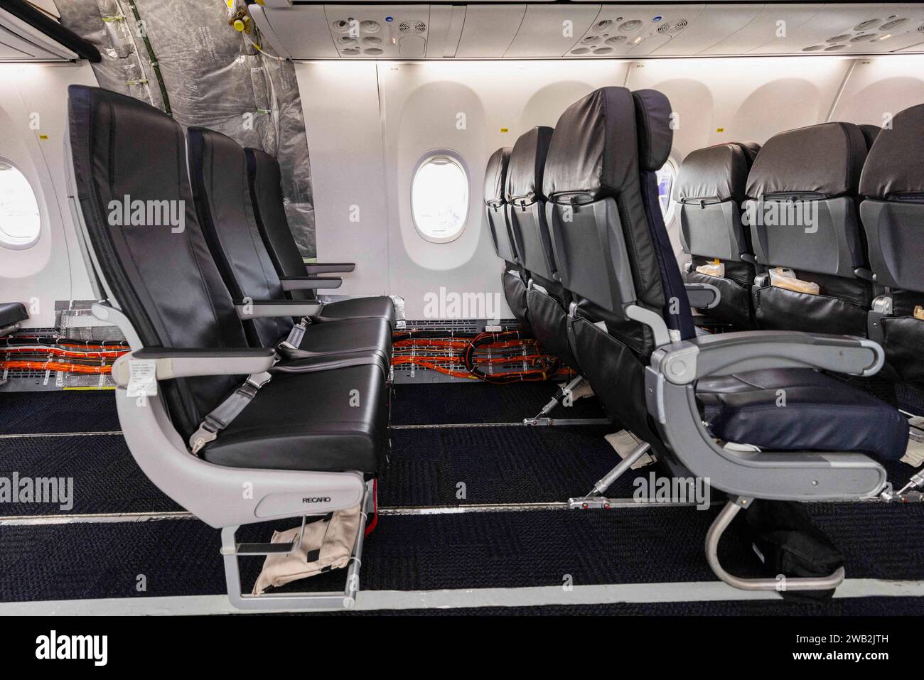 A320neo cabin hi-res stock photography and images - Alamy