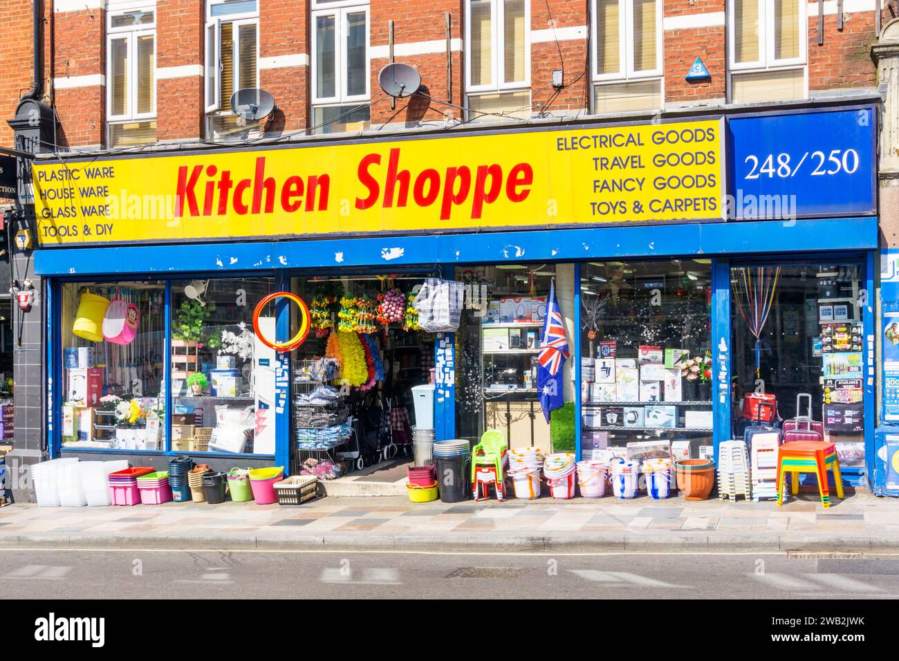 Kitchen shoppe hi-res stock photography and images - Alamy