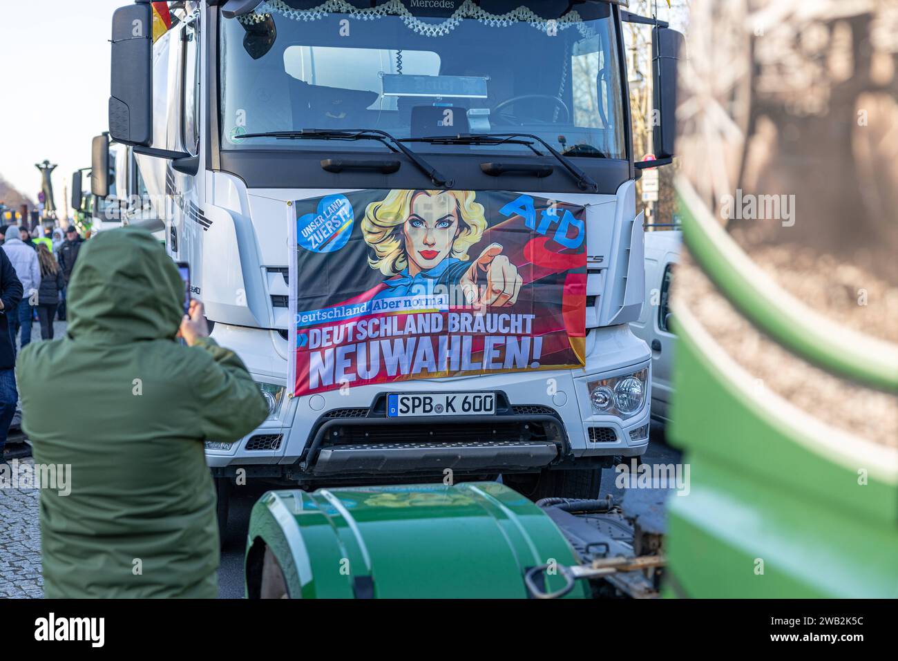 Protest der Freien Bauern gegen die geplanten Maßnahmen der Regierung ...