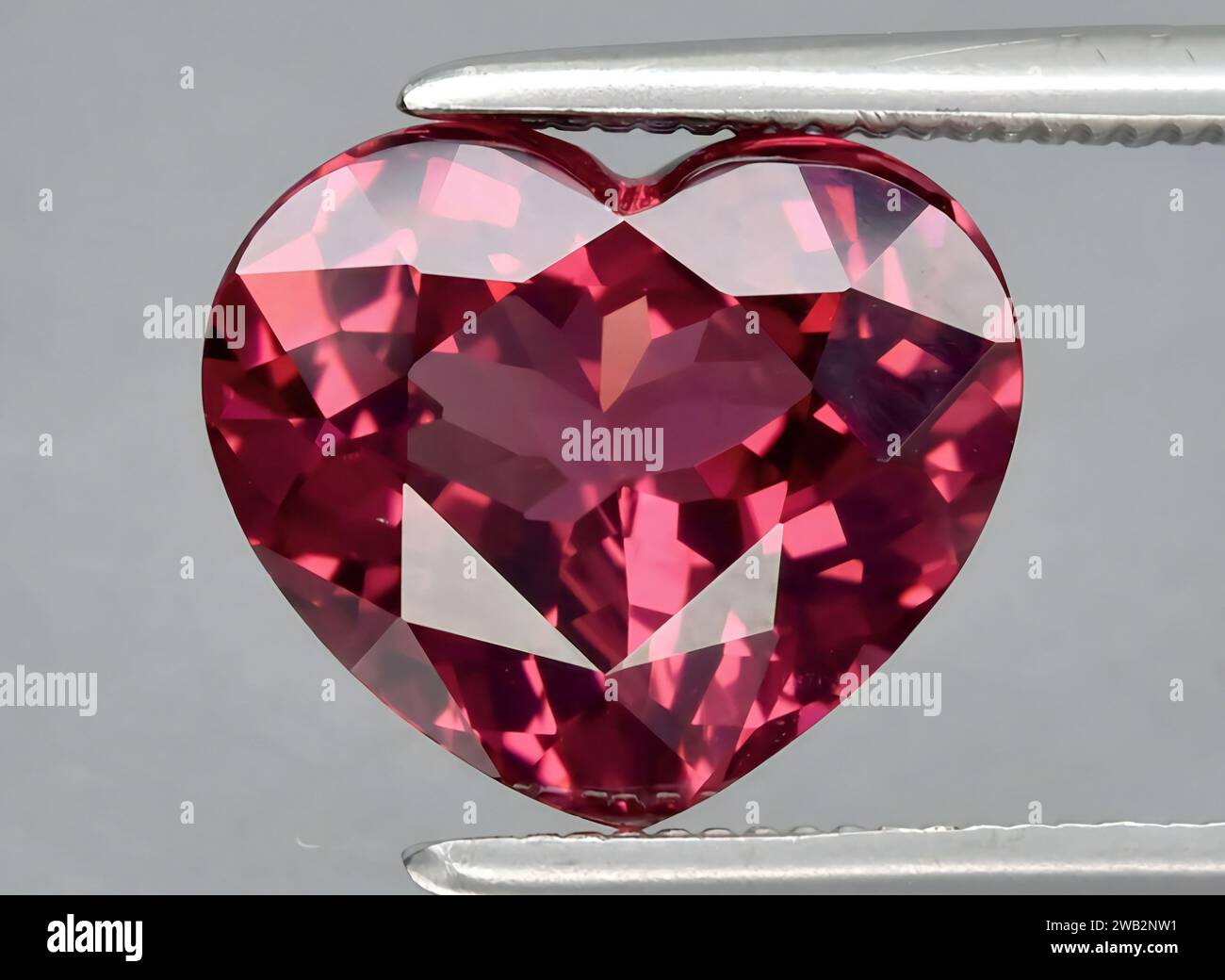 Rhodolite garnets hi-res stock photography and images - Alamy