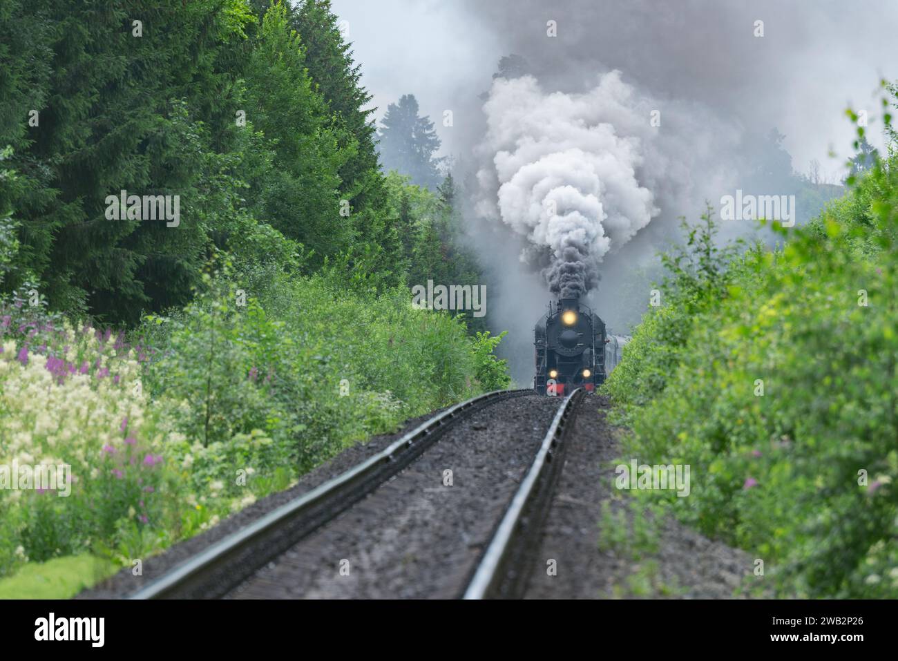 Vintage steam locomotive moves hi-res stock photography and images - Alamy