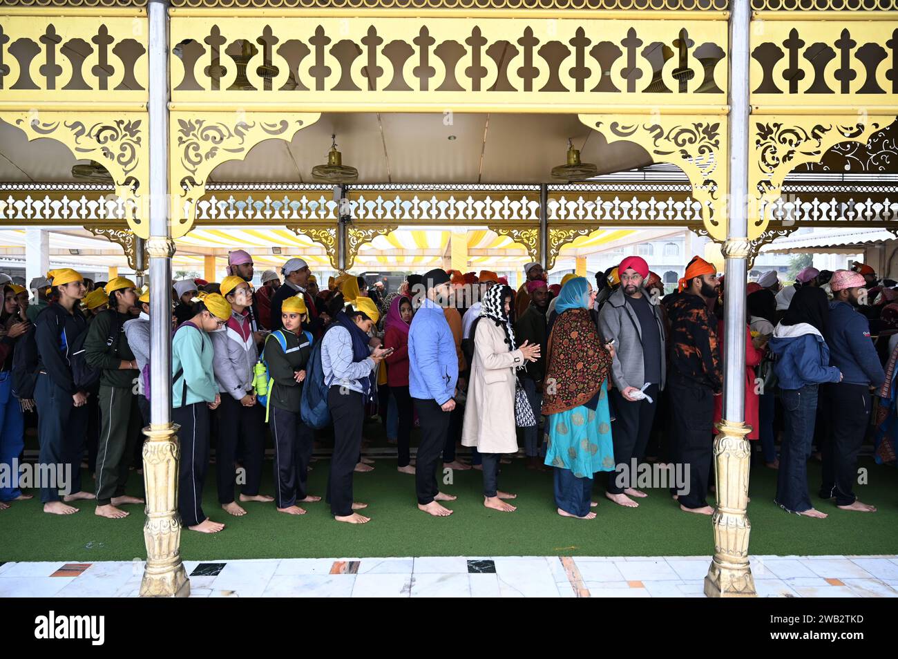 New Delhi, India. 01st Jan, 2024. NEW DELHI, INDIA - JANUARY 1: Devotees visit Bangla Sahib ...