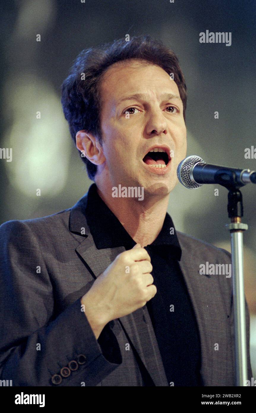 Milan Italy 1998-05-08 : Sergio Caputo, Italian singer, during the ...