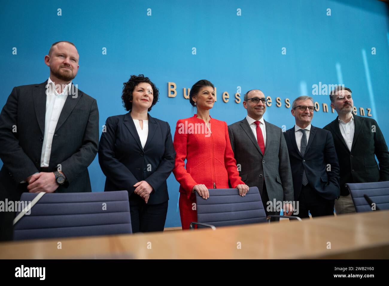 Bundespressekonferenz zur Gruendung der Partei Buendnis Sahra ...
