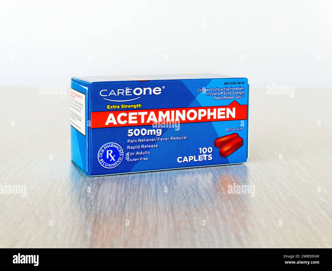 Acetaminophen bottle hi-res stock photography and images - Alamy