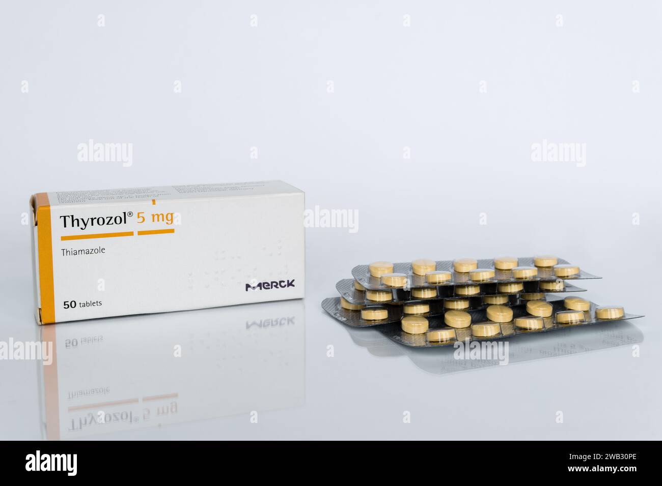Merck Thyrozol (Thiamazole) 5mg x 50 tablets Stock Photo - Alamy