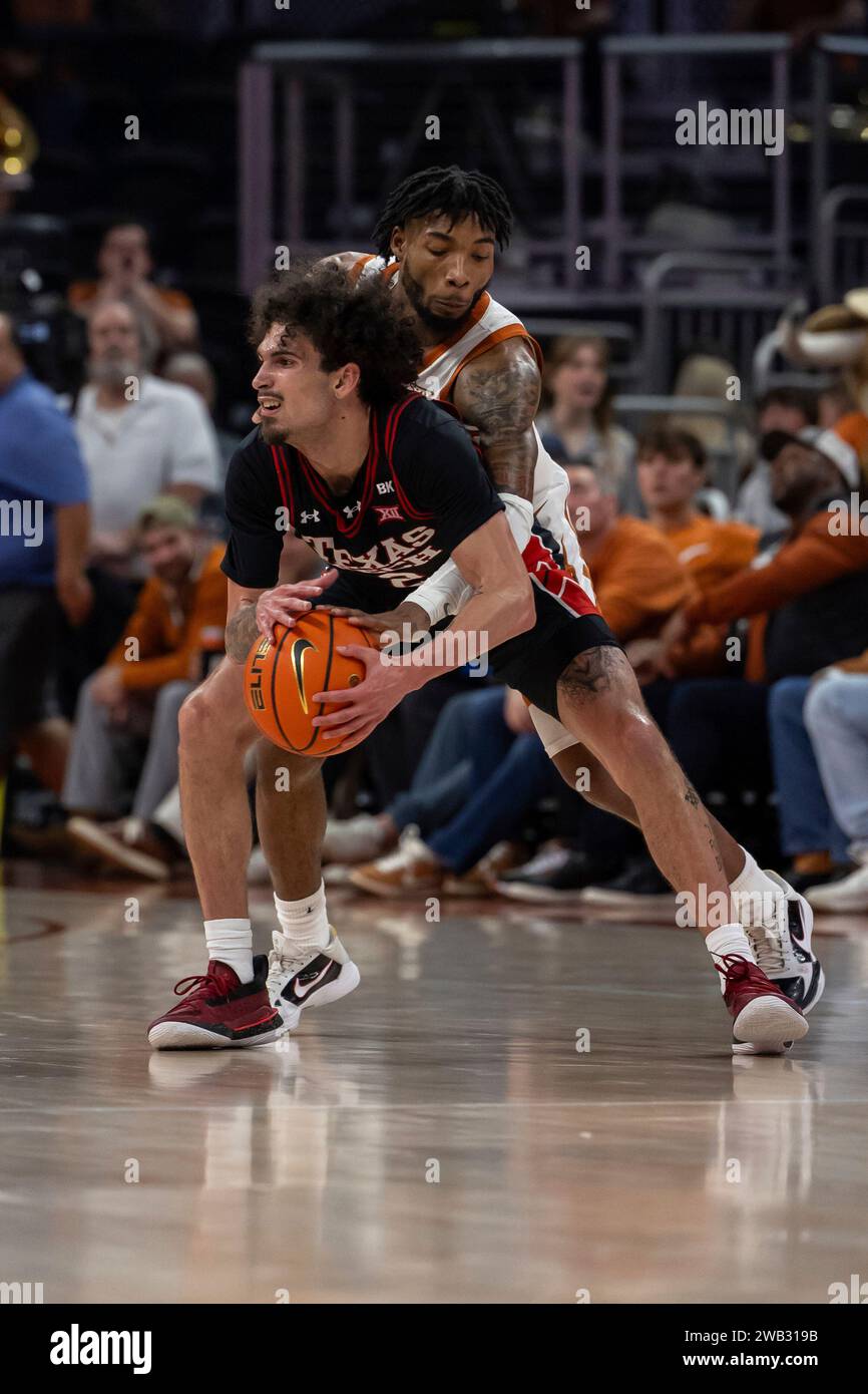 AUSTIN, TX - JANUARY 06: Texas Longhorns guard Tyrese Hunter (4 ...