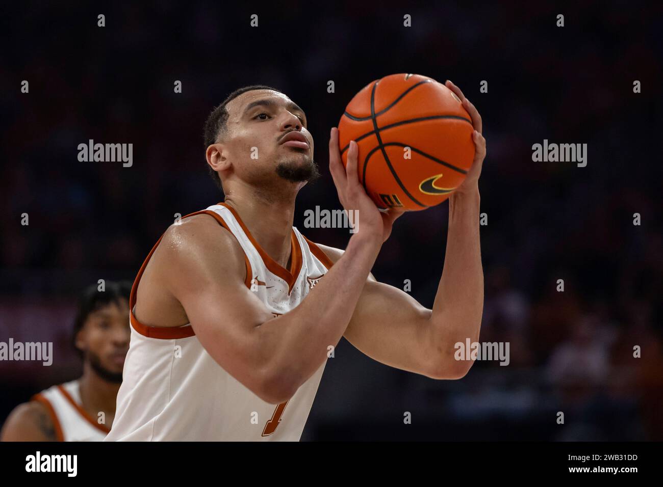 AUSTIN, TX - JANUARY 06: Texas Longhorns forward Dylan Disu (1) takes a ...