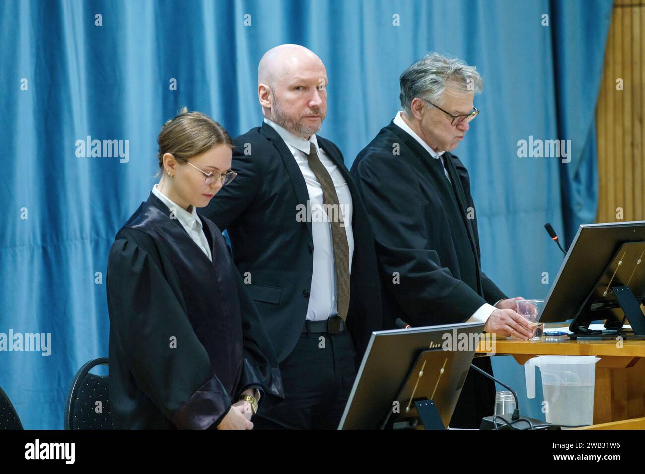 Tyristrand 20240108.Anders Behring Breivik between lawyer Oystein ...