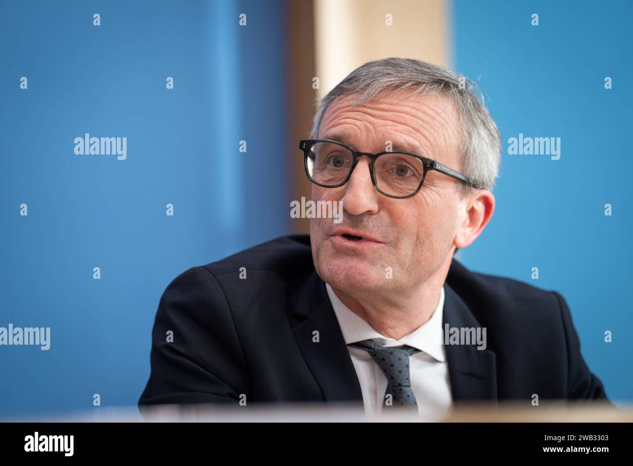 Bundespressekonferenz zur Gruendung der Partei Buendnis Sahra ...