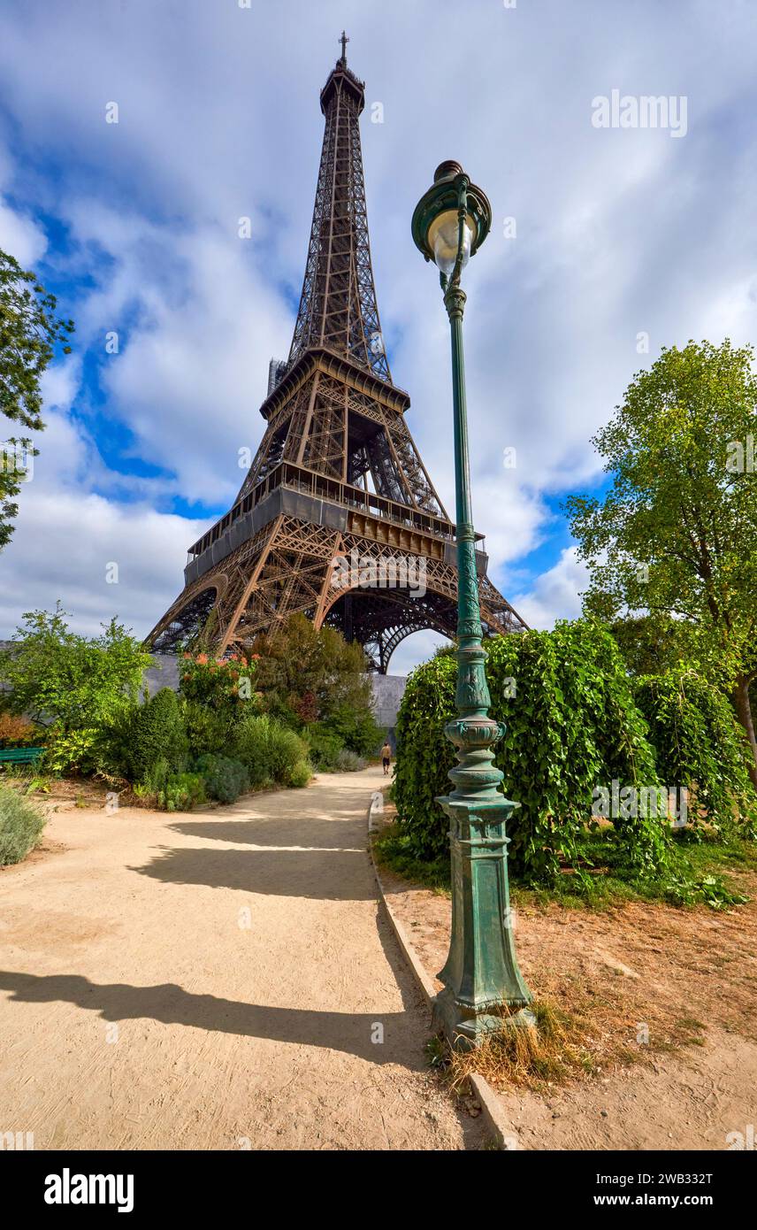 Eifel tower construction hi-res stock photography and images - Alamy