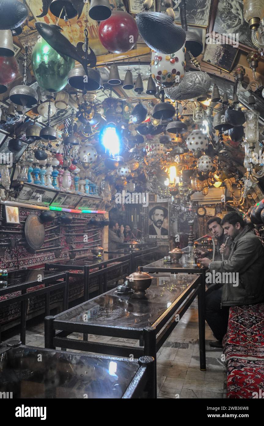 Esfahan tea house hi-res stock photography and images - Alamy