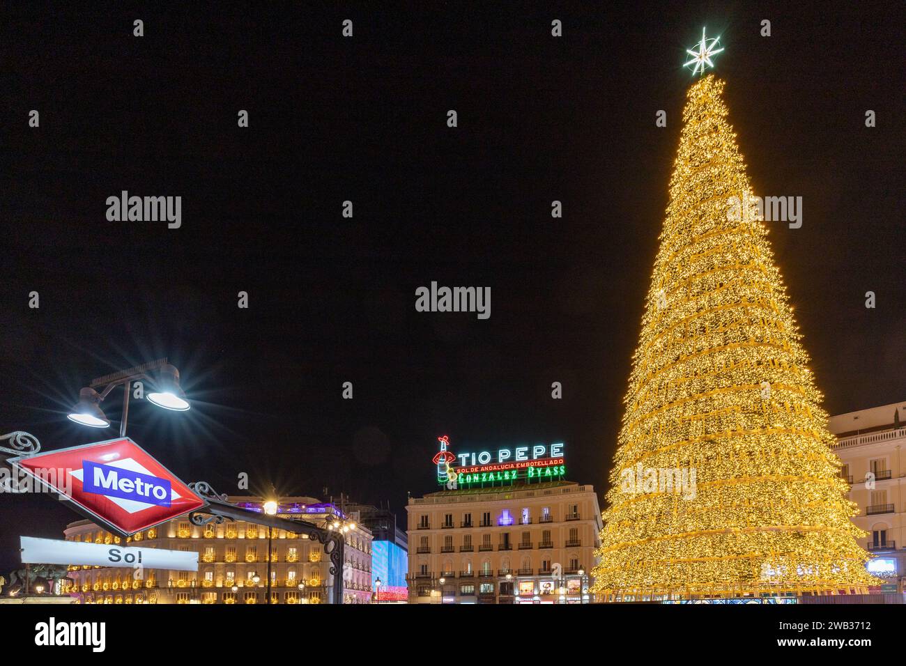 Puerta del Sol in the heart of the Spanish capital Madrid completely ...