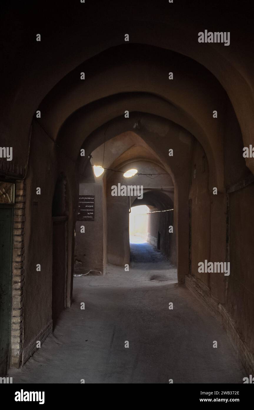 An empty alleyway in a covered market in Yazd, Iran Stock Photo - Alamy