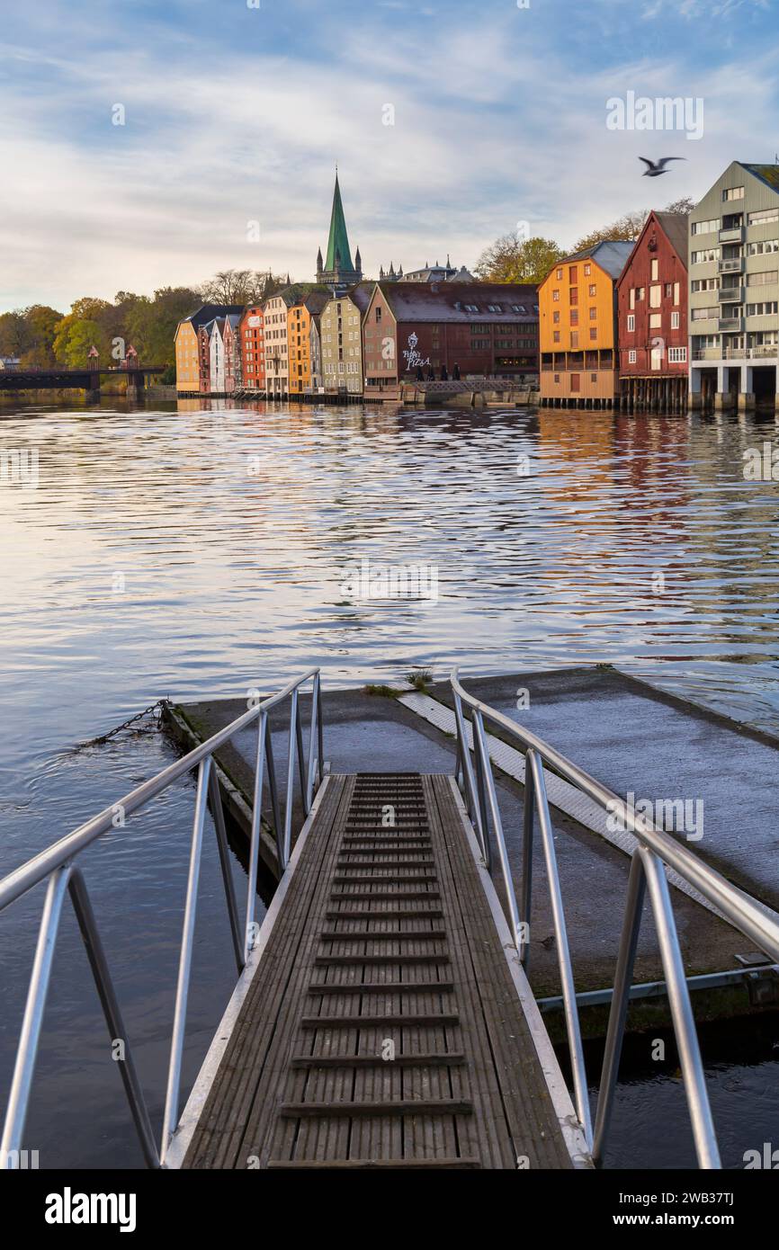 Colourful waterfront warehouses wharfs buildings of Bakklandet on ...