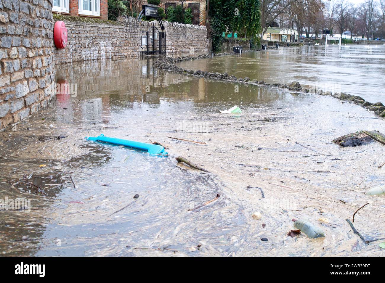 Sewage spills uk hi-res stock photography and images - Alamy