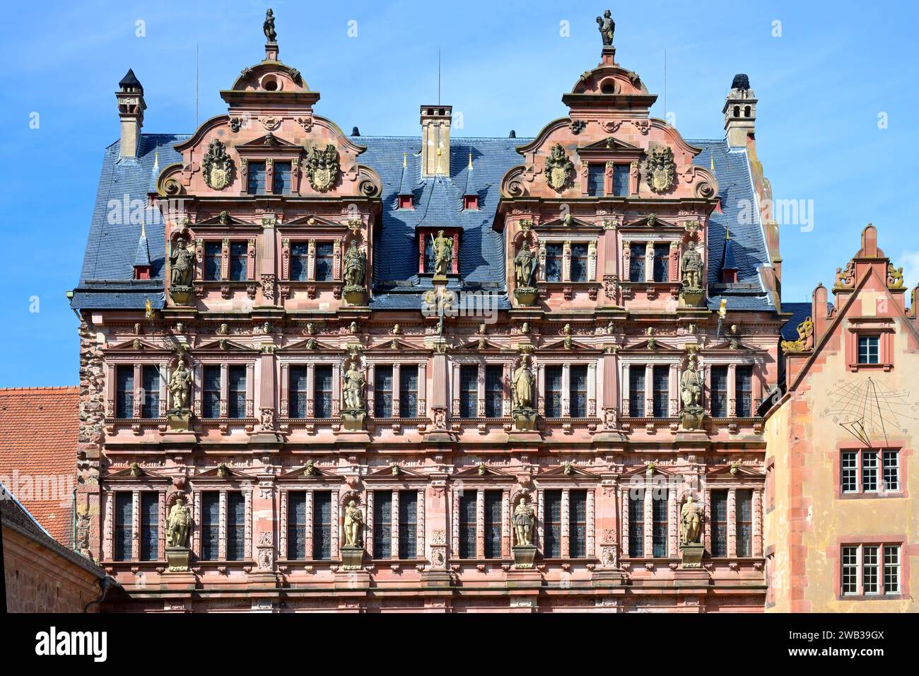 Heidelberg castle, Courtyard with the Friedrich building, Heidelberg ...