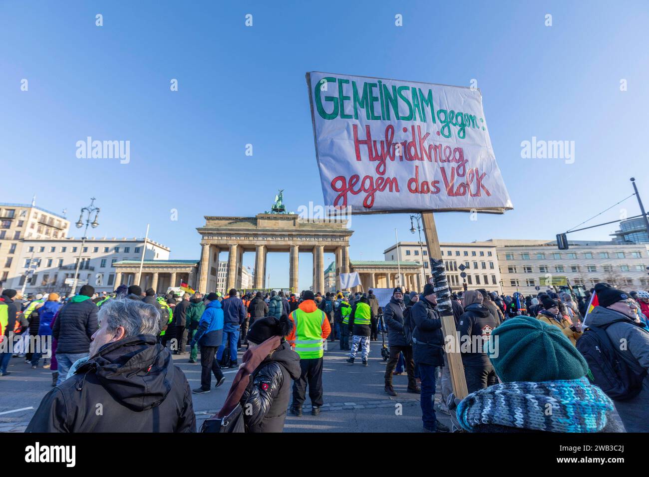 Protest der Bauern gegen geplanten Maßnahmen der Regierung, Am 8 ...