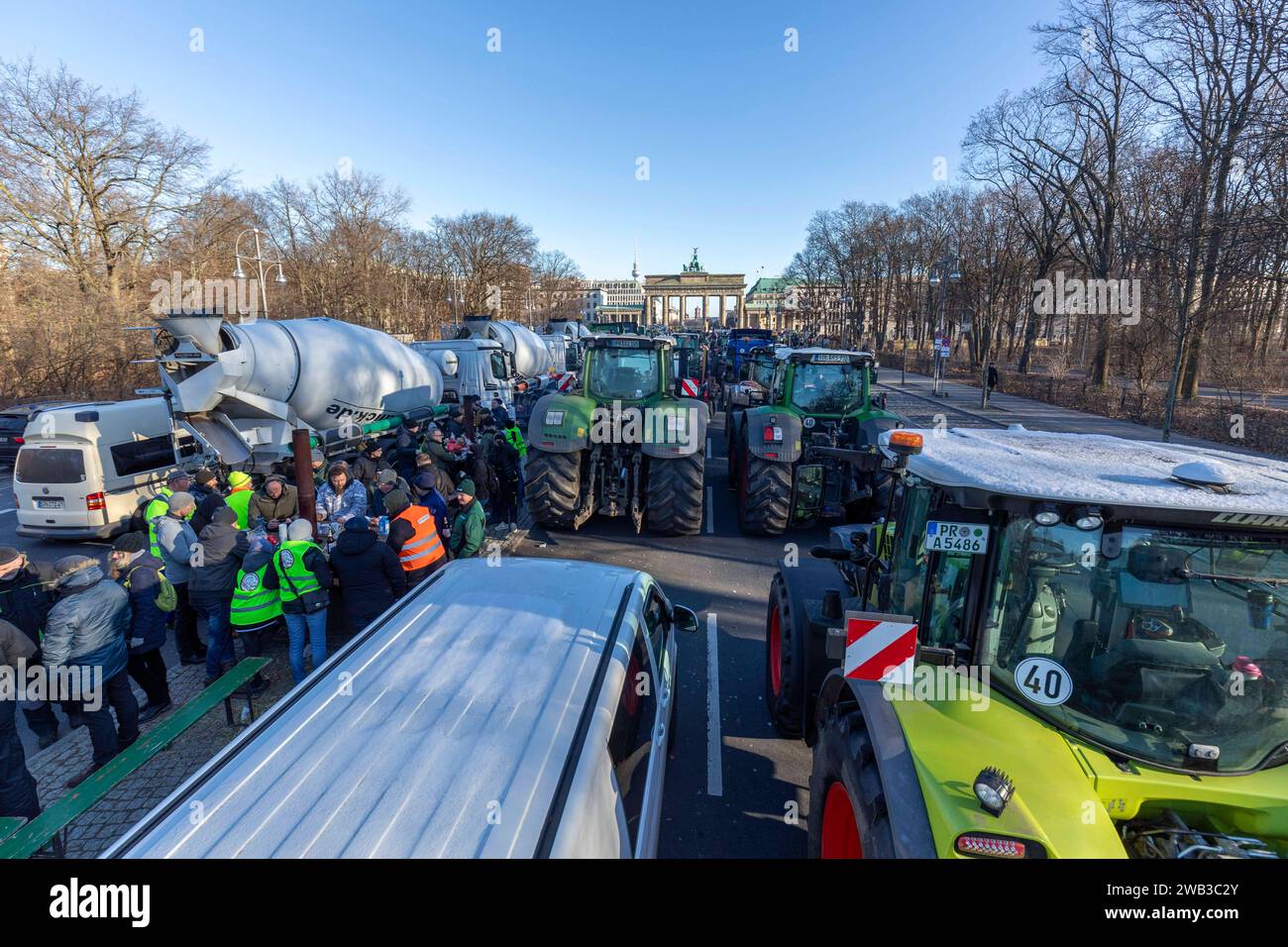 Protest der Bauern gegen geplanten Maßnahmen der Regierung, Am 8 ...