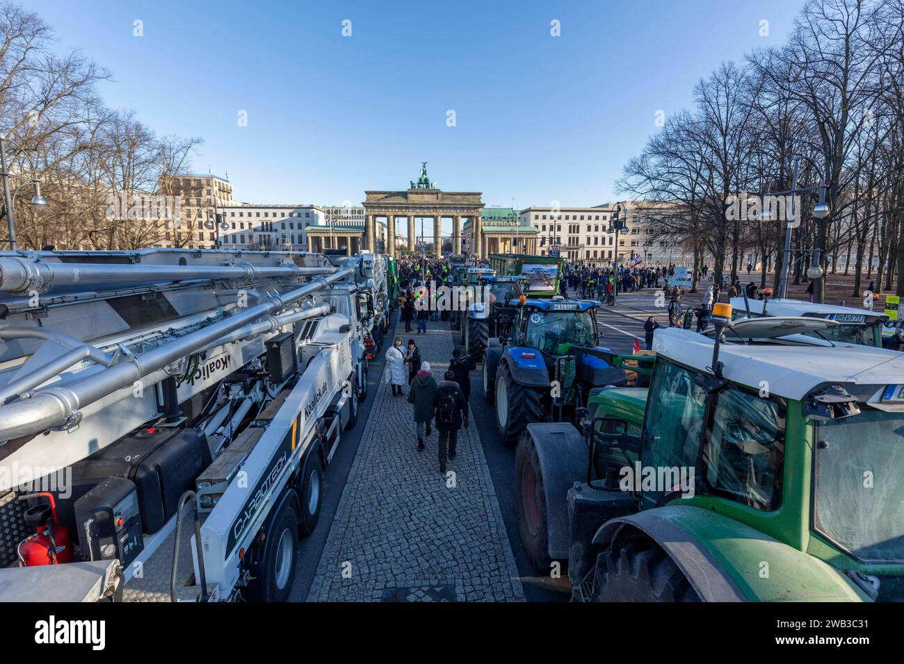 Protest der Bauern gegen geplanten Maßnahmen der Regierung, Am 8 ...
