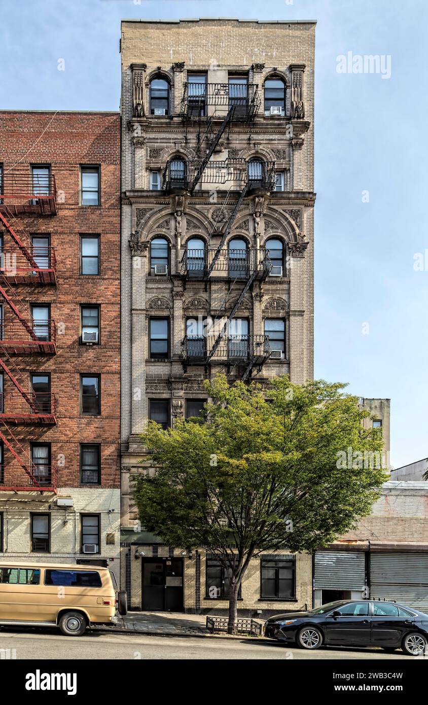 East harlem 116th street hi-res stock photography and images - Alamy