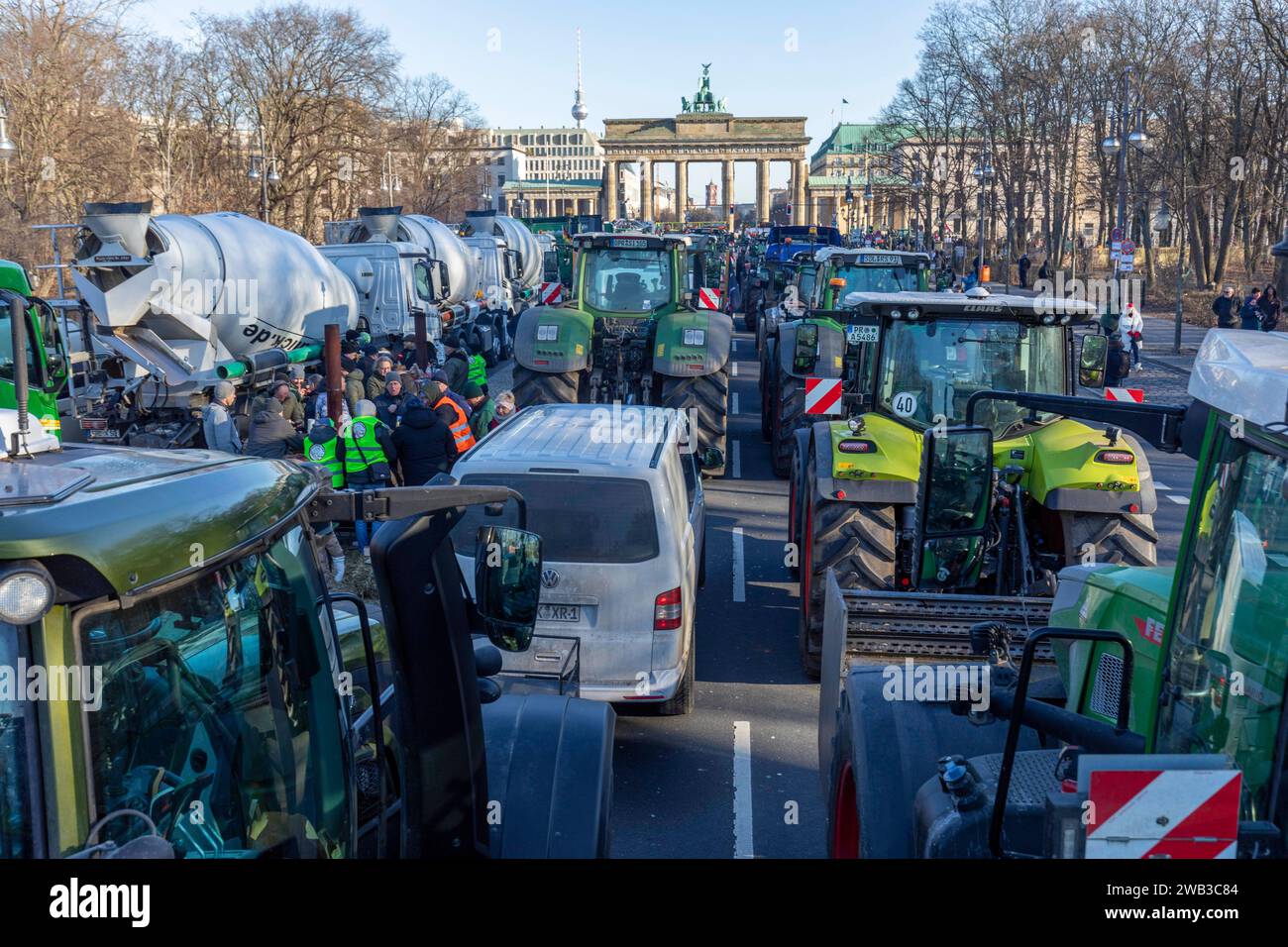 Protest der Bauern gegen geplanten Maßnahmen der Regierung, Am 8 ...