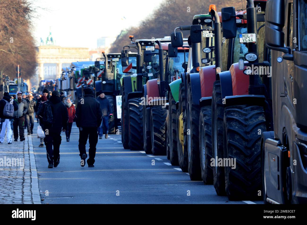 Berlin, Deutschland. 08th Jan, 2024. 08.01.2024, Strasse des 17.Juni ...