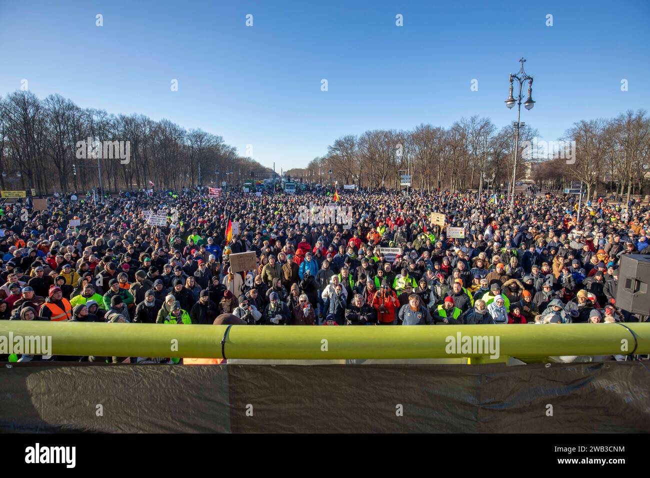 Protest der Bauern gegen geplanten Maßnahmen der Regierung, Am 8 ...