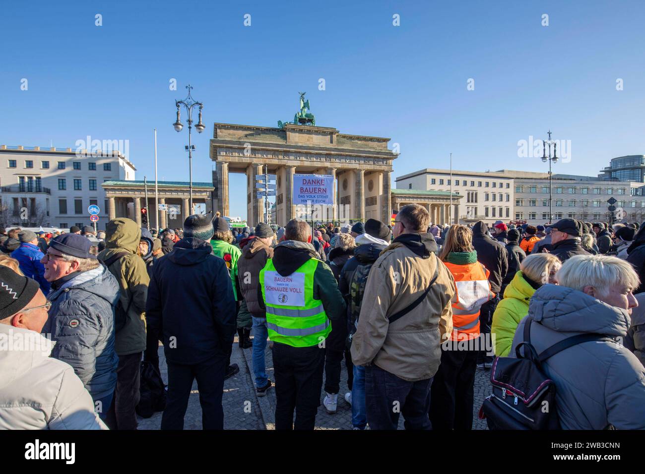 Protest der Bauern gegen geplanten Maßnahmen der Regierung, Am 8 ...