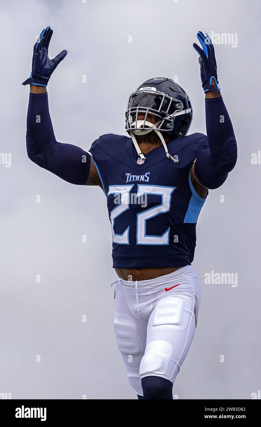 Tennessee Titans running back Derrick Henry (22) enters the stadium as ...