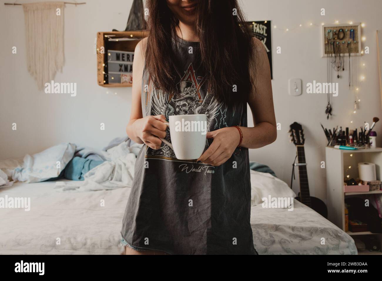 Woman mug cozy hi-res stock photography and images - Alamy