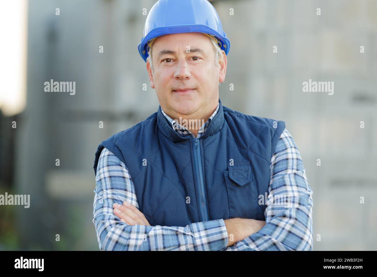 Male workman hi-res stock photography and images - Alamy