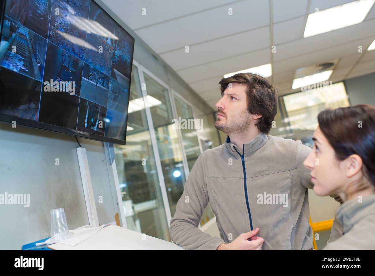 Monitoring room hi-res stock photography and images - Alamy