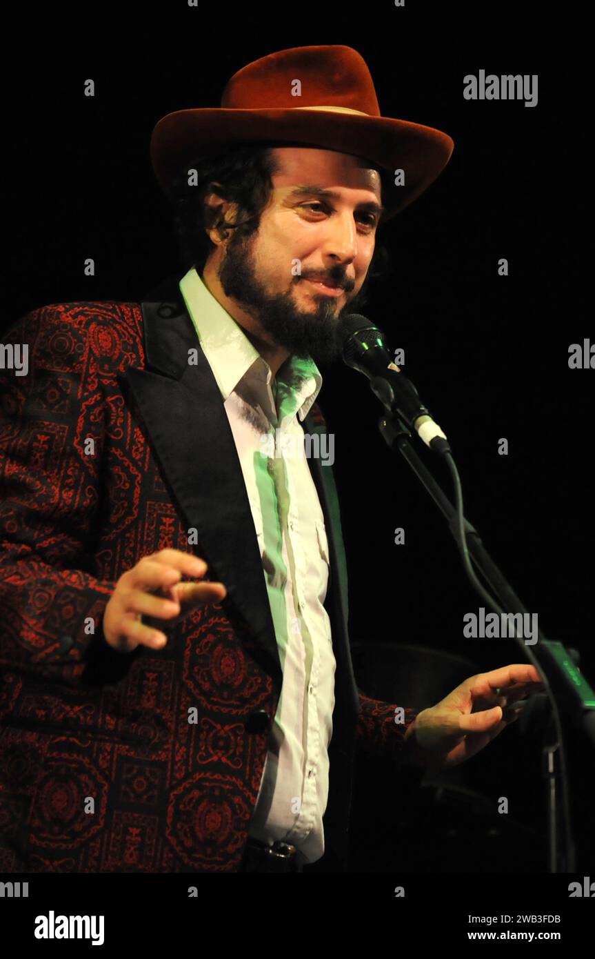 Vinicio capossela immagini 2008 hi-res stock photography and images - Alamy