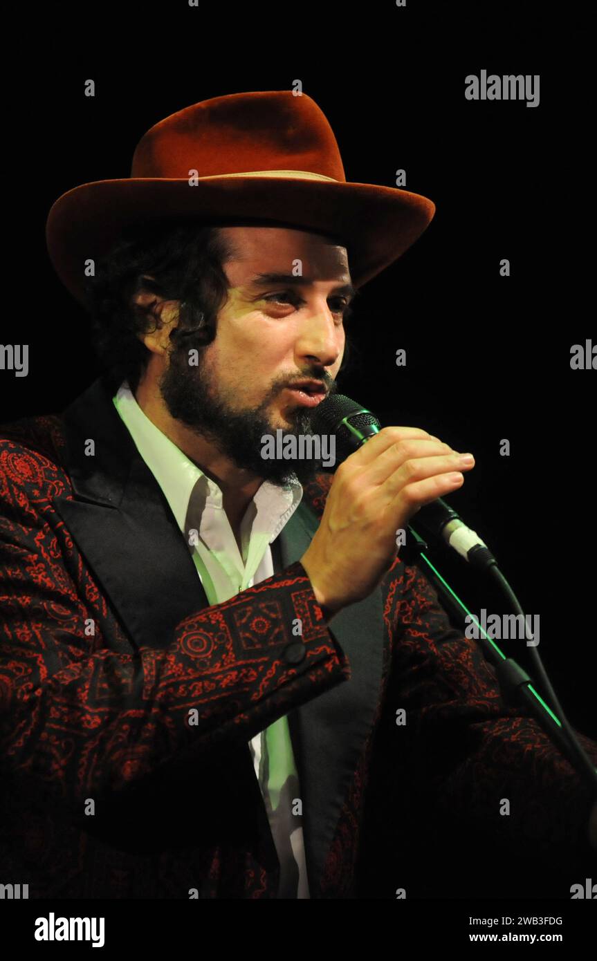 Vinicio capossela immagini 2008 hi-res stock photography and images - Alamy