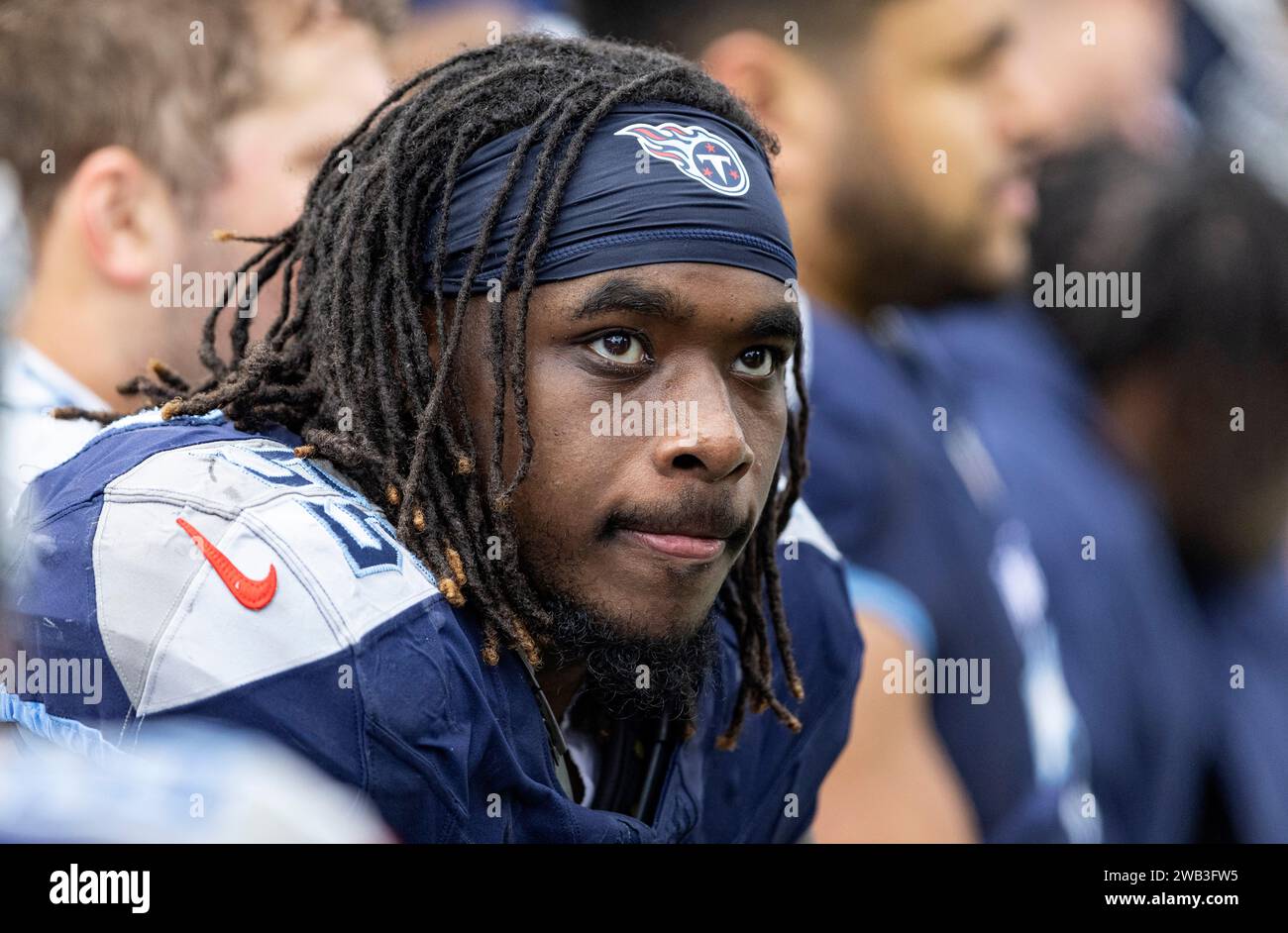 Tennessee Titans guard Aaron Brewer (55) watches play during their NFL ...