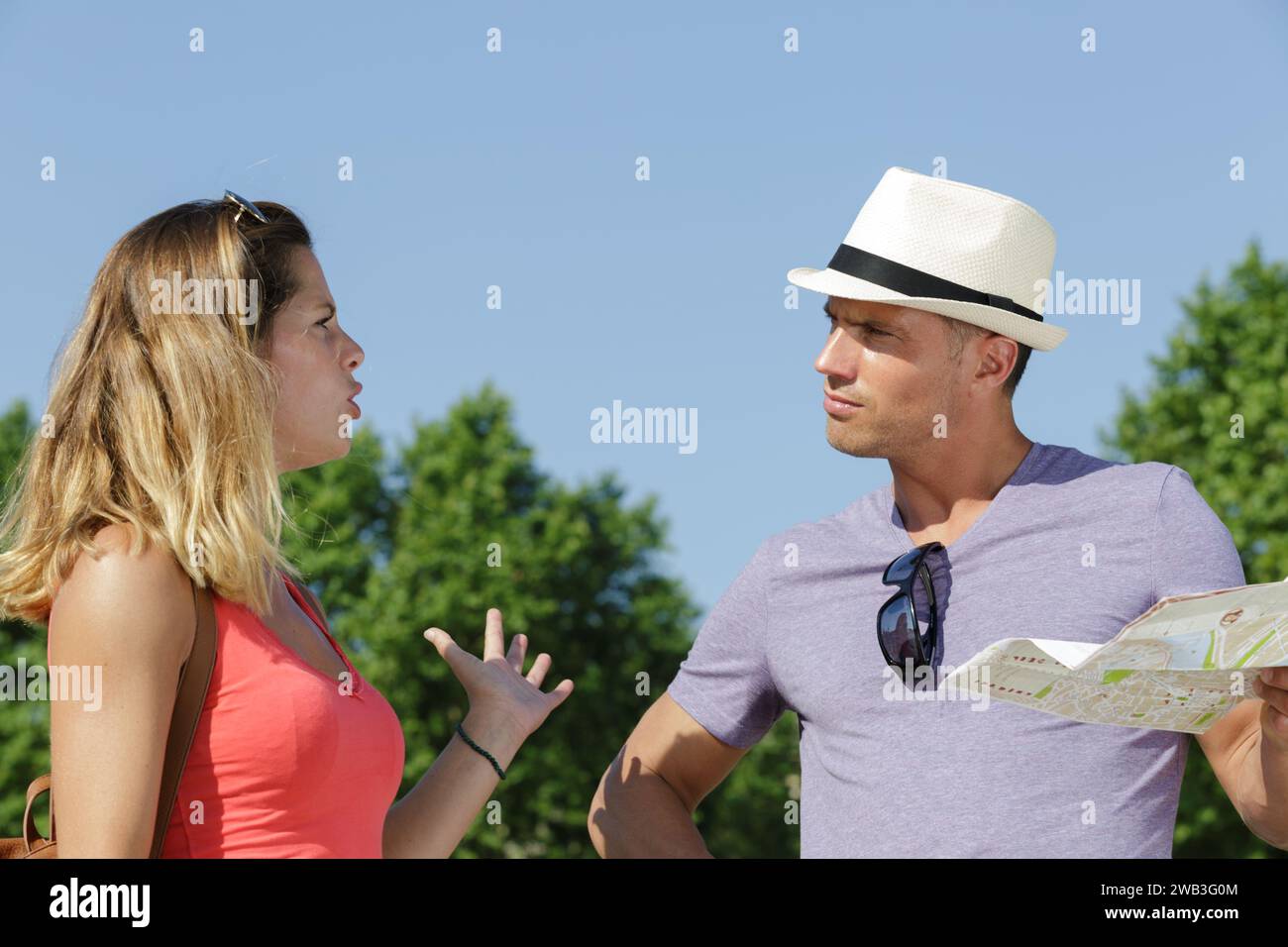 Couple map argue hi-res stock photography and images - Alamy