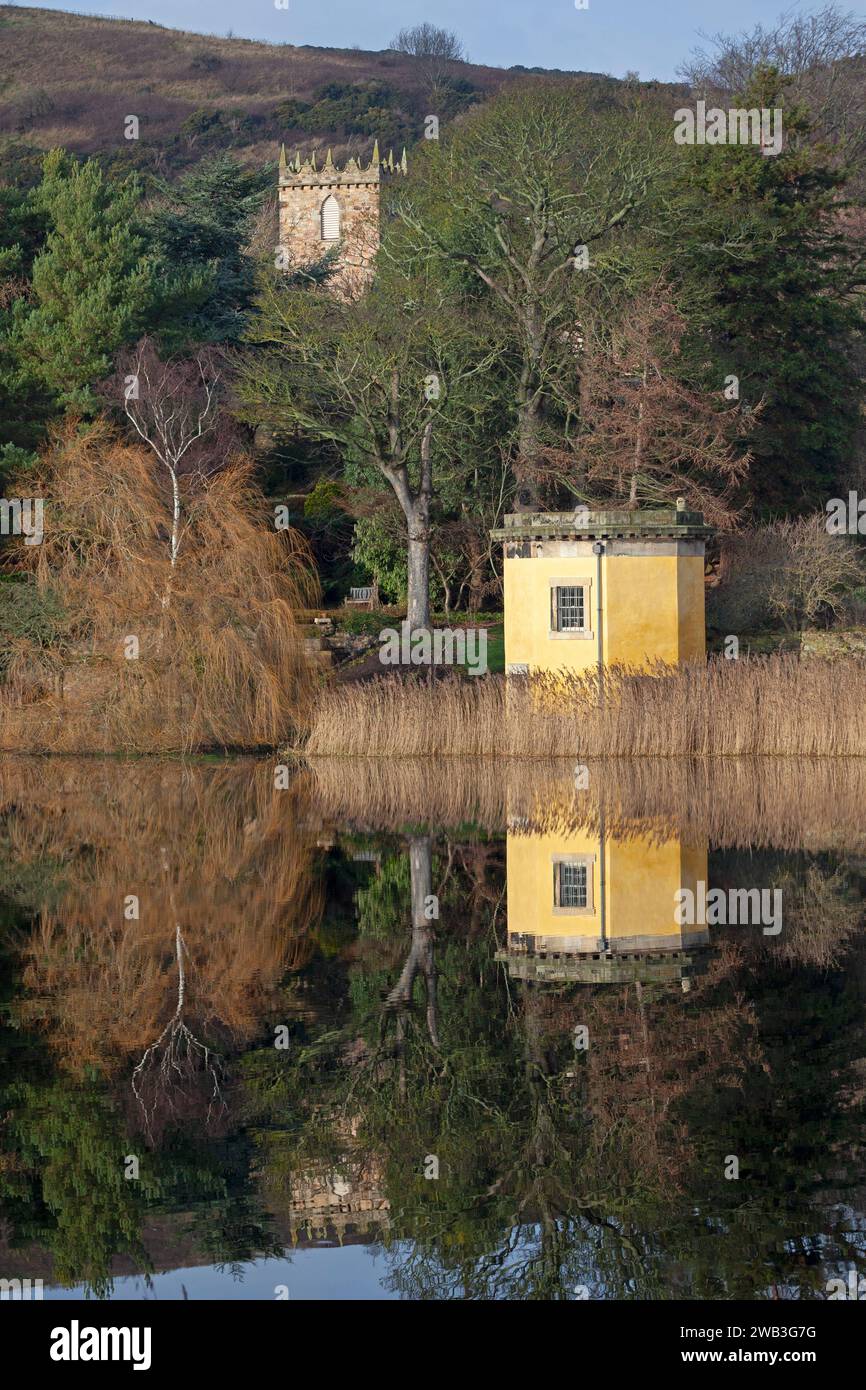Duddingston Loch, Edinburgh, Scotland UK. 8 January 2024. After a misty ...