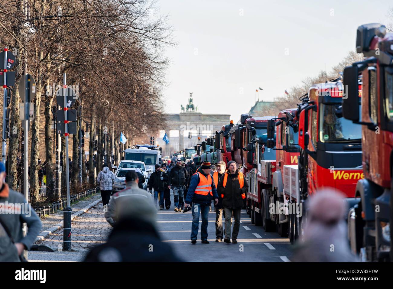 08.01.2024,Berlin,Bauern-Protest in der Deutschen Hauptstadt.Straße des ...