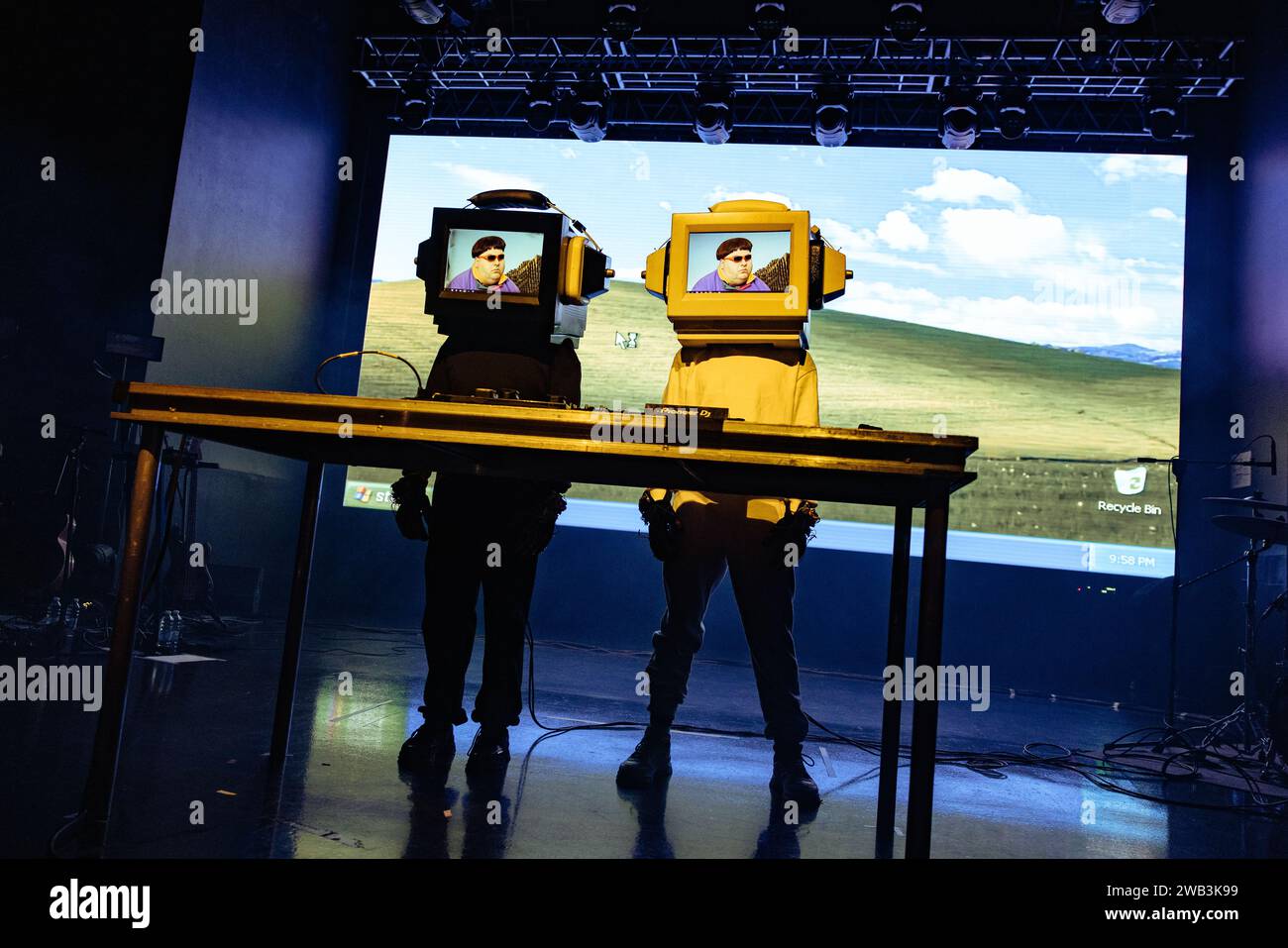 Super computer edm hi-res stock photography and images - Alamy