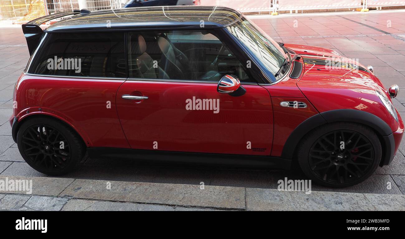 Red mini car hi-res stock photography and images - Alamy