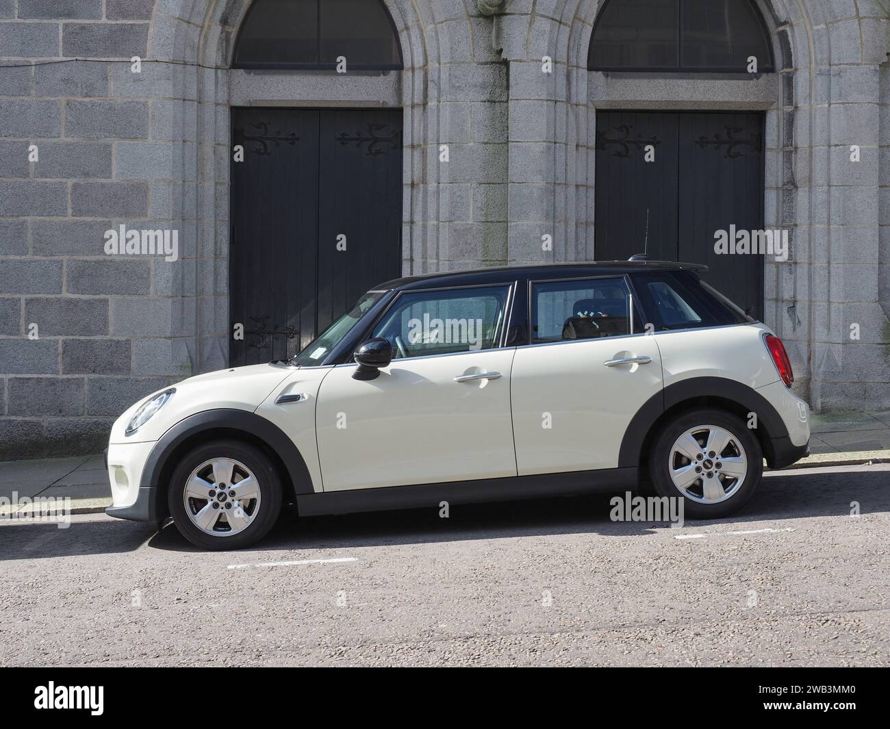 ABERDEEN, UK - SEPTEMBER 14, 2023: White Mini Car Stock Photo - Alamy