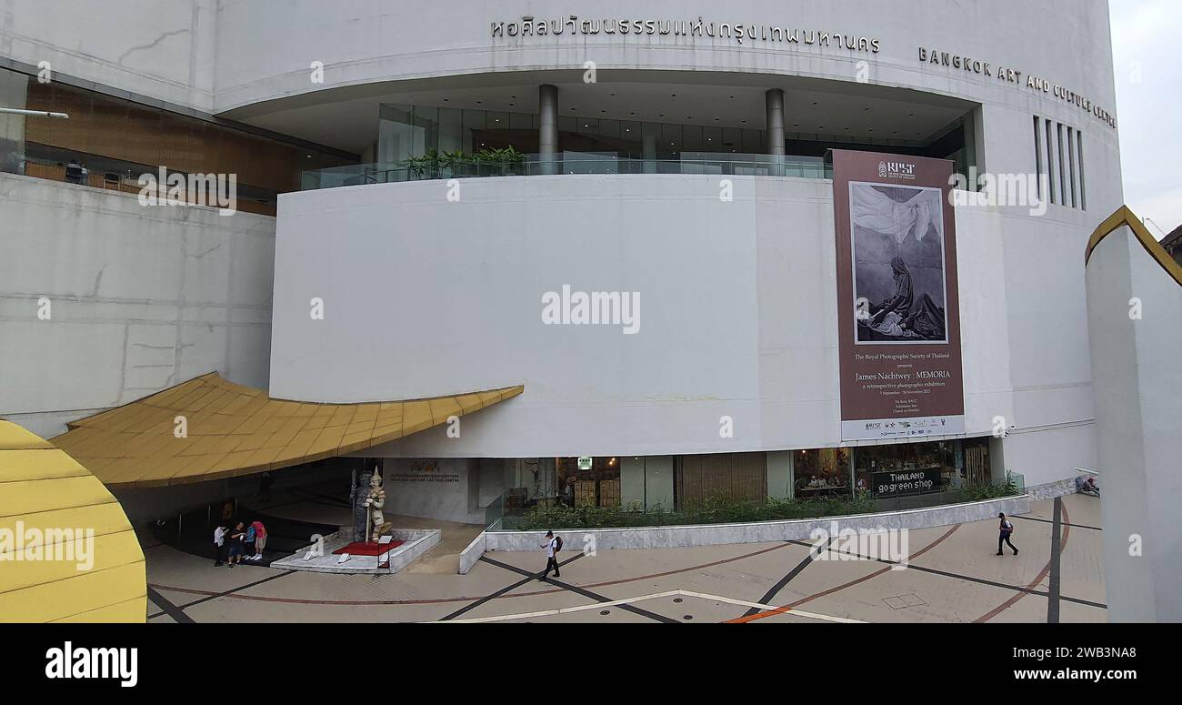 Bangkok art and culture center bacc hi-res stock photography and images ...