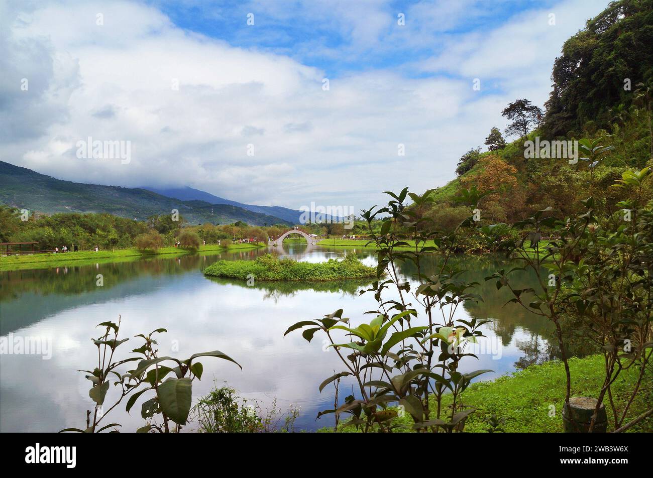 Moon bridge hi-res stock photography and images - Alamy
