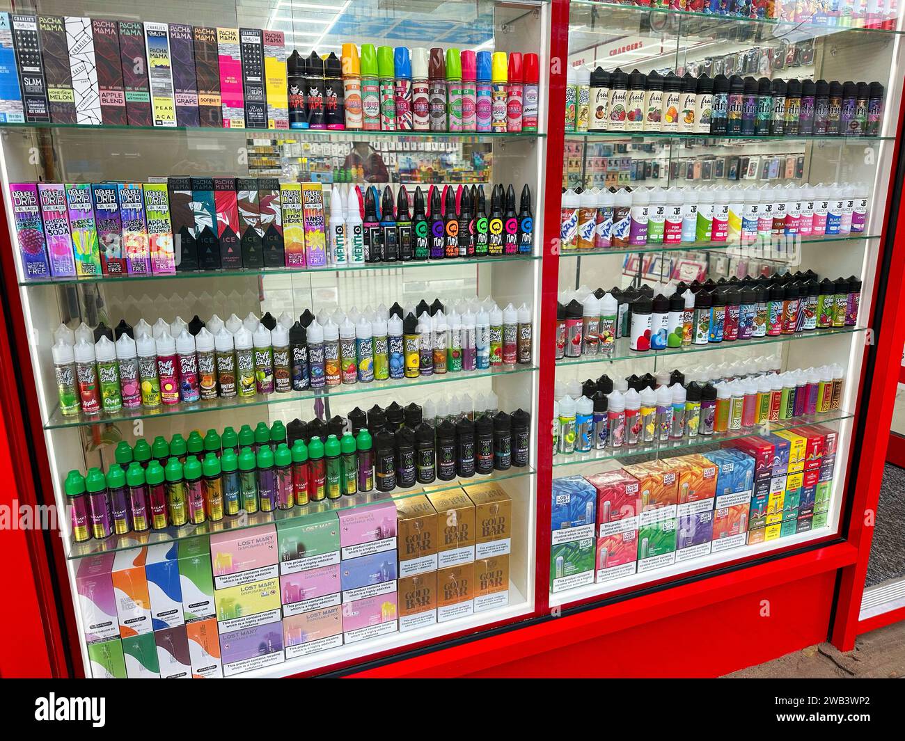 Smoking disposable vape hi-res stock photography and images - Alamy