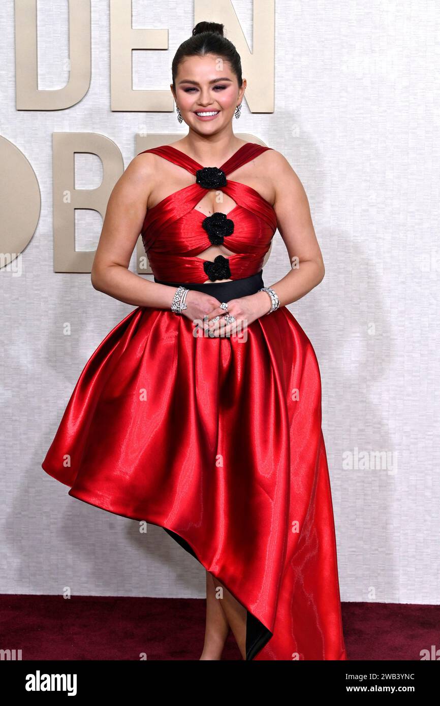 Selena Gomez bei der Verleihung der 81. Golden Globe Awards im Beverly ...