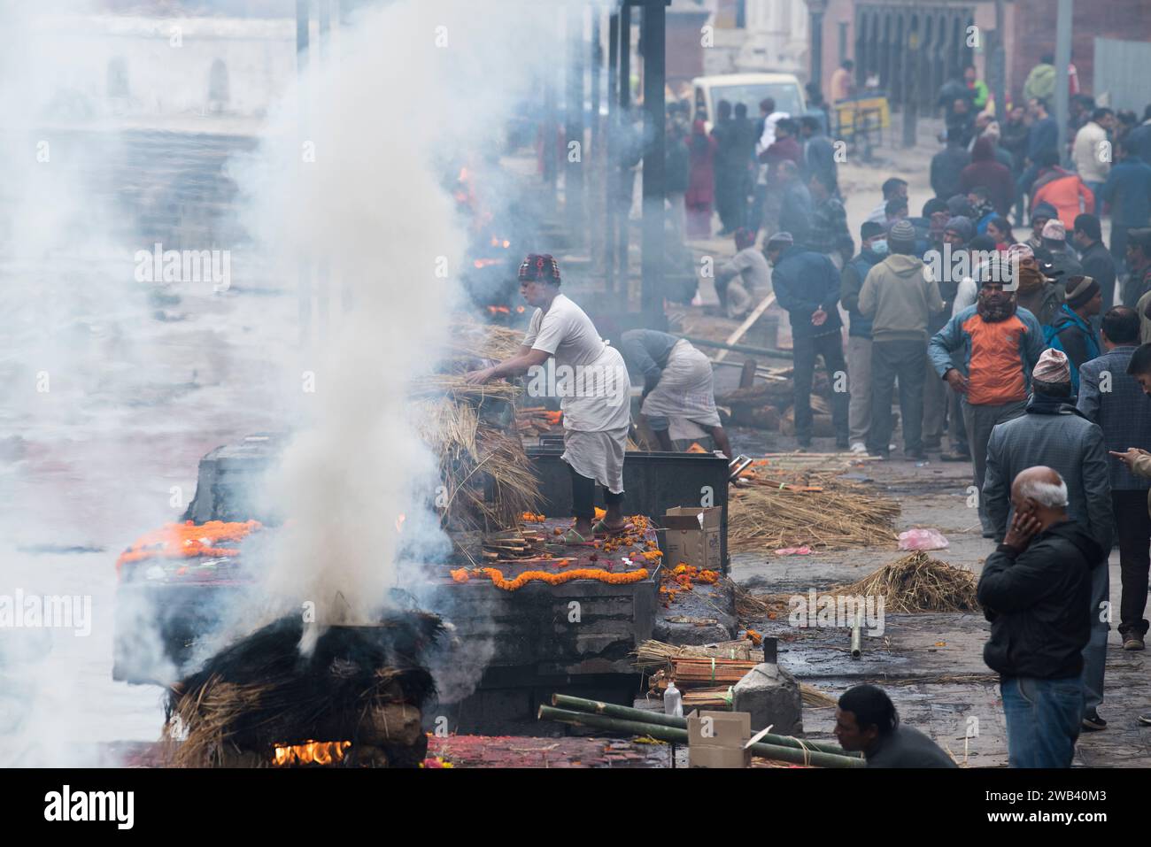 Kathmandu, Nepal- April 20,2019 : Hindu People Cremating dead bodies ...