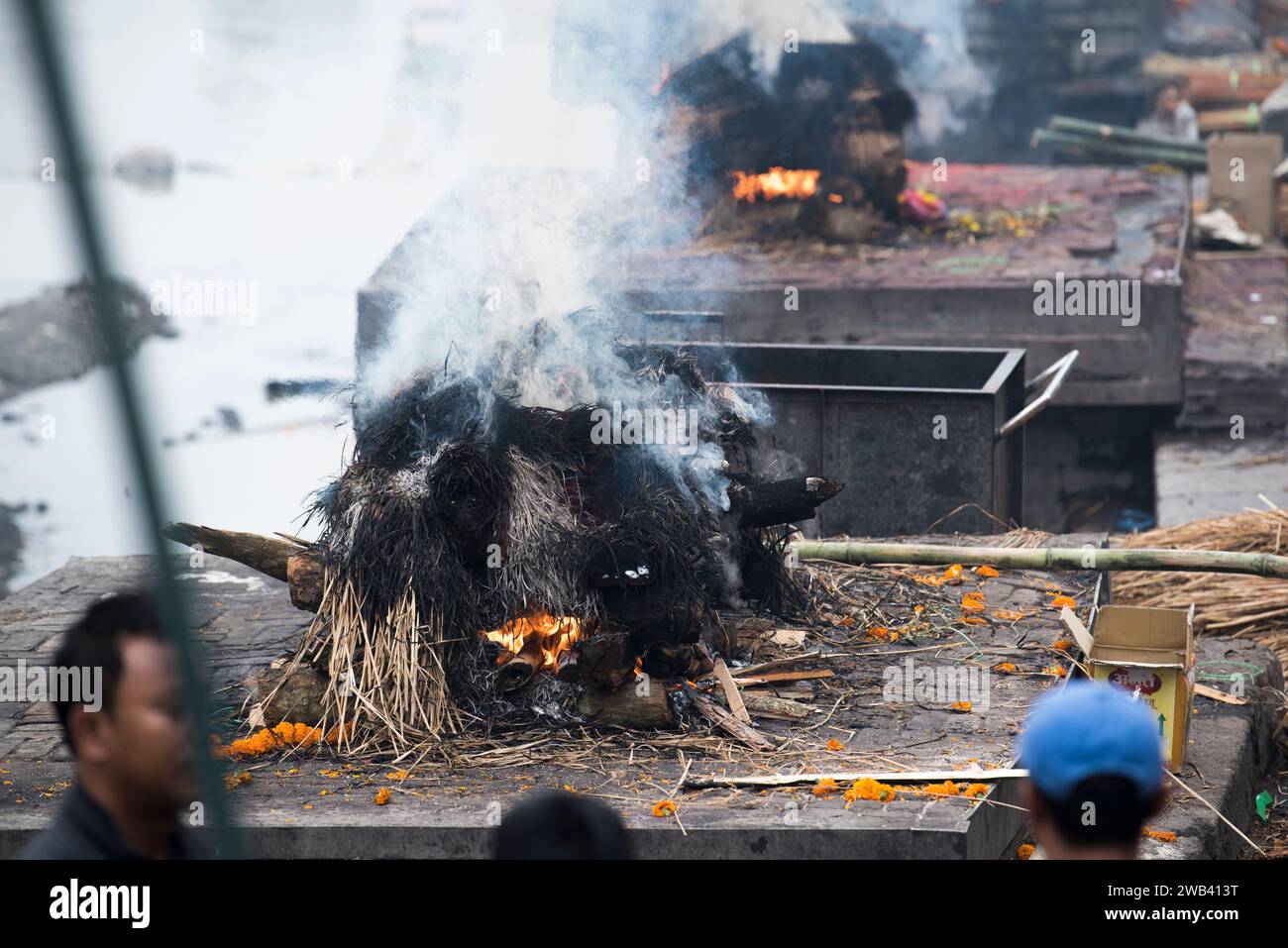 Kathmandu, Nepal- April 20,2019 : Hindu People Cremating dead bodies ...